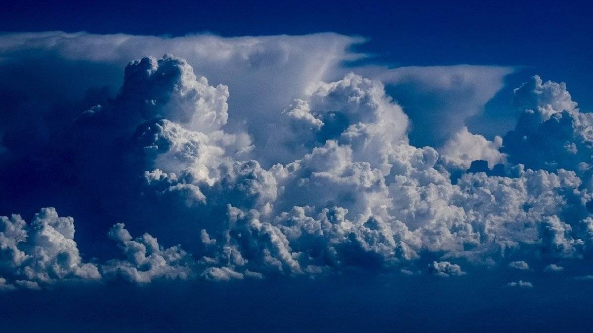 Questo è l'aereo più grande del mondo. Una “balena” del cielo che ha un ...