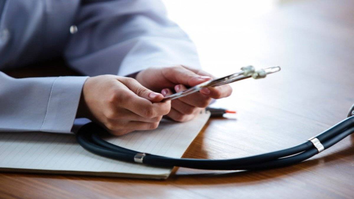 Certificato medico falso: cosa si rischia secondo la legge