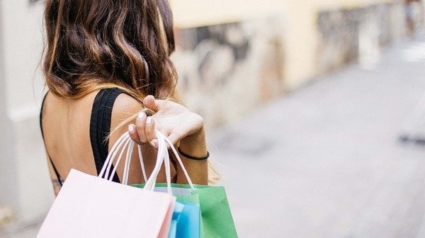 Come segnalare un negozio che imbroglia sui saldi?